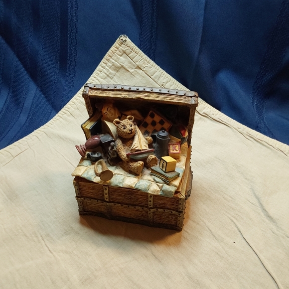 Figi Graphics | Accents | Figi Graphics Toy Box Figurine Bear Clown ...